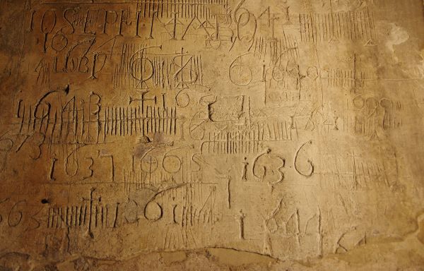 Solsona restores 17th century inscriptions in historic building attic