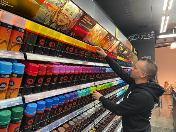 Mixed responses on 'strange' first day without masks indoors